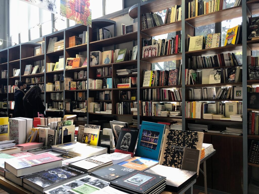 8 of the Best Bookstores in Paris for Bibliophiles - Tristao Travels