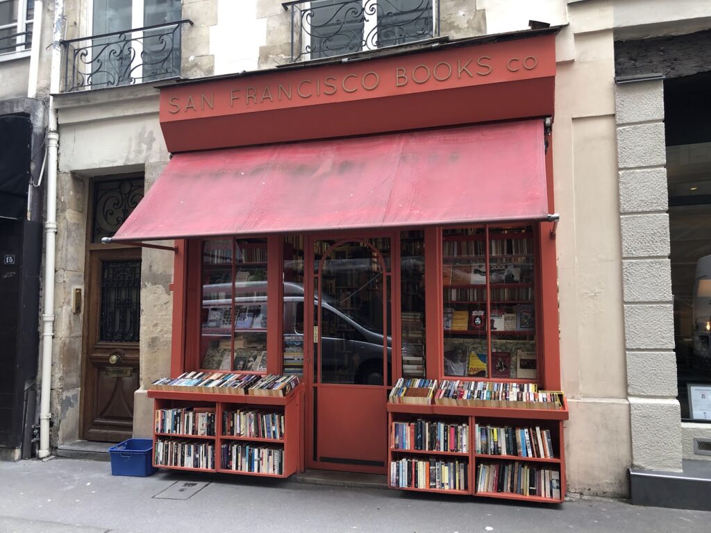 8 of the Best Bookstores in Paris for Bibliophiles - Tristao Travels